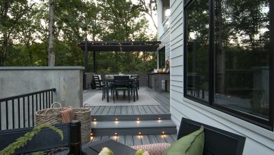 Multi-level Stunner in Trex Transcend Island Mist | Trex