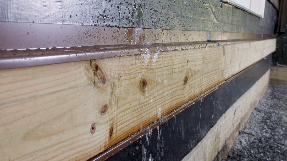 Ledger Board Flashing Detail How To Build A Deck | Icreatables.com