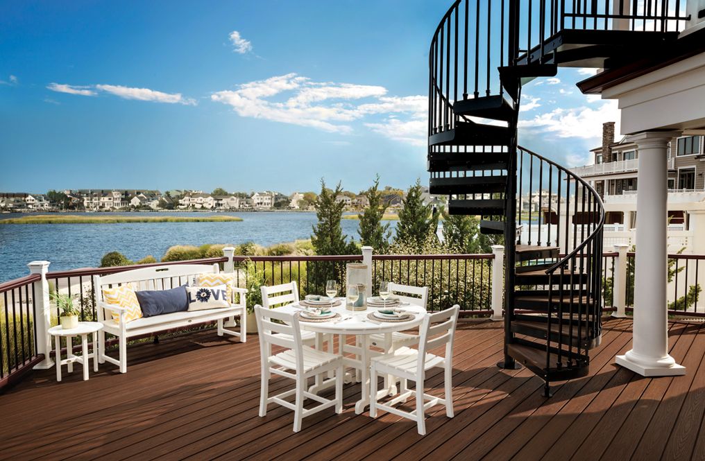 Trex® Spiral Stairs™ for Decks | Trex